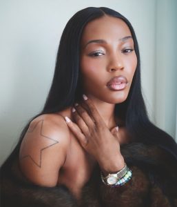 Quenlin Blackwell - Net Worth, Body Measurements, Bra Size, Age, Height ...